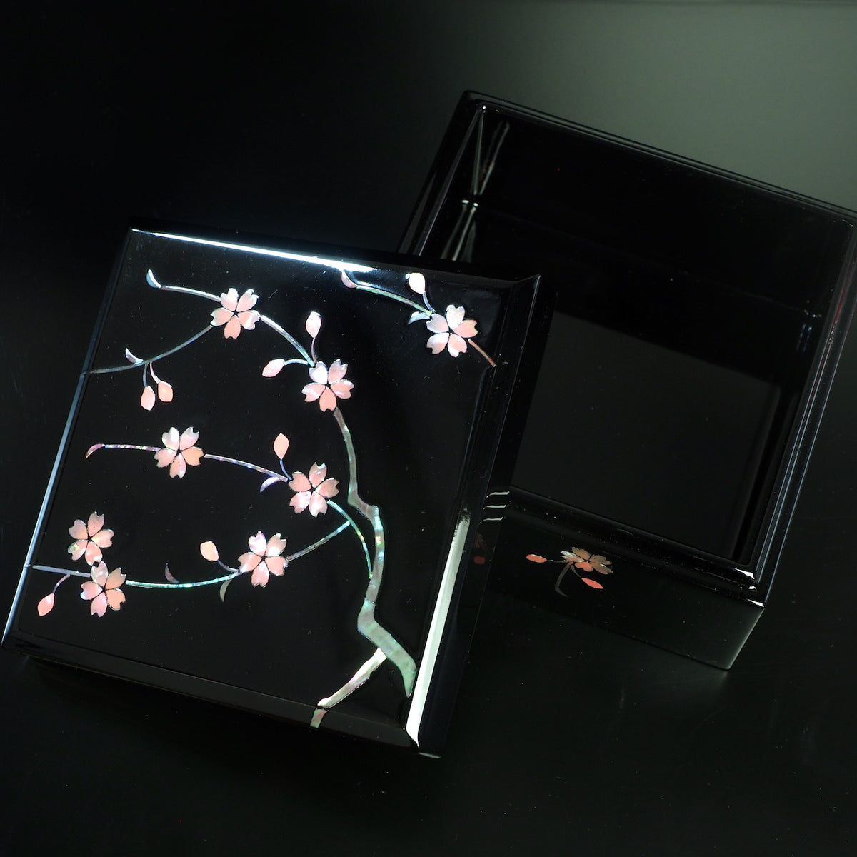 Raden Lacquer Jewel Box - Cherry Blossom Pattern (black) (11.2x11.2x5 ...
