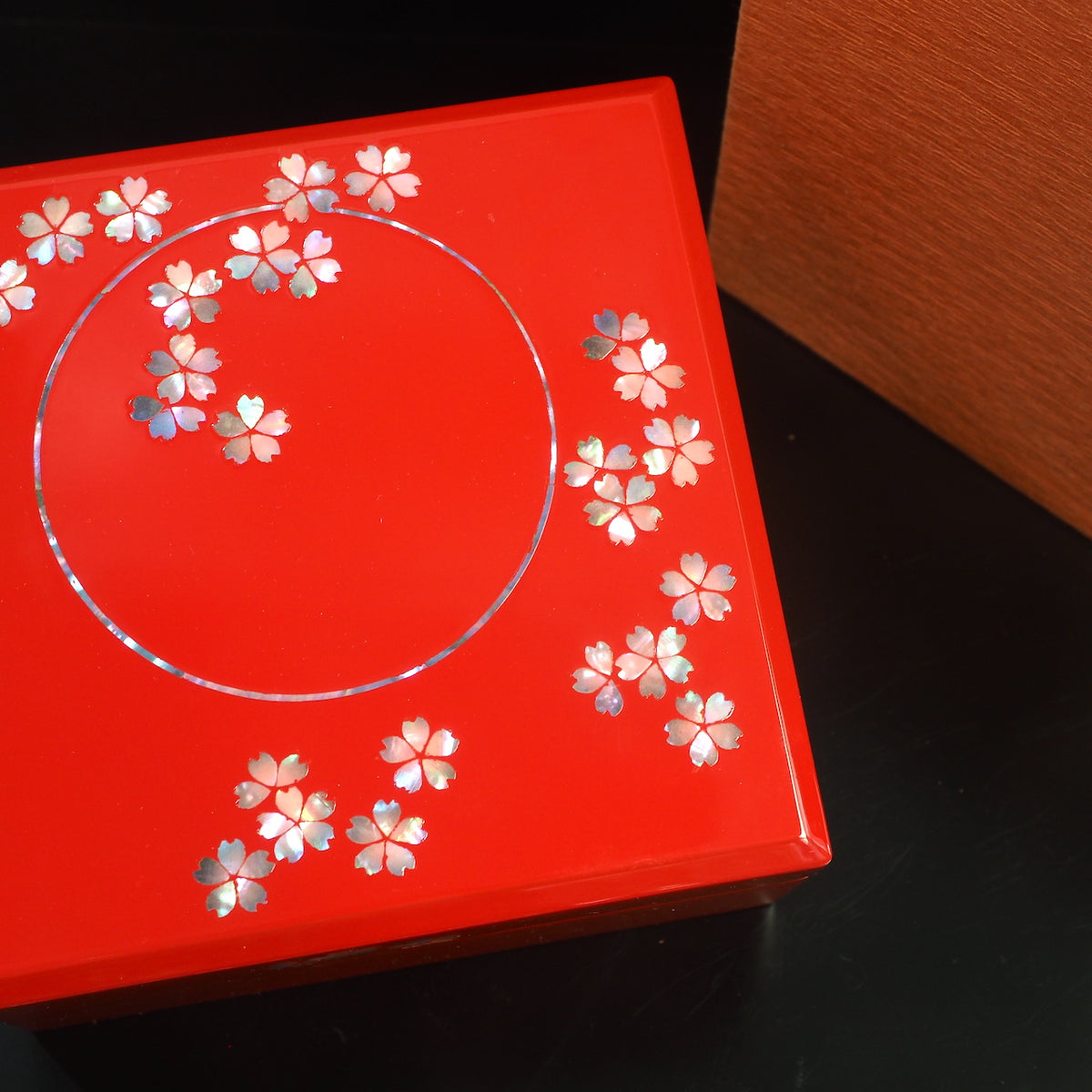 Raden Lacquer Jewel Box - Cherry Blossom Pattern (red) (13.3x13.3x6.3c ...